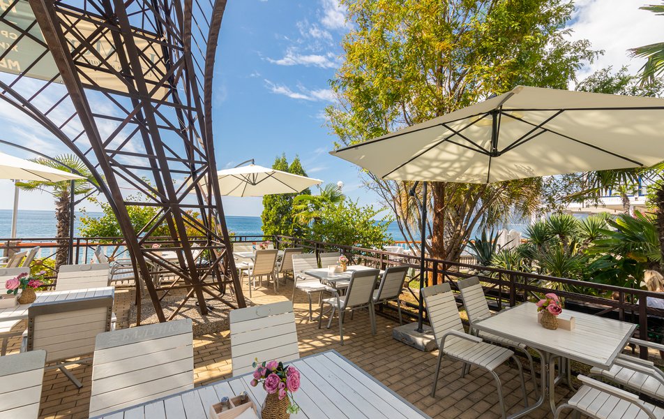 Отель Alex Resort & Spa Hotel 4*, Гагра — цены 2026, отзывы на ...