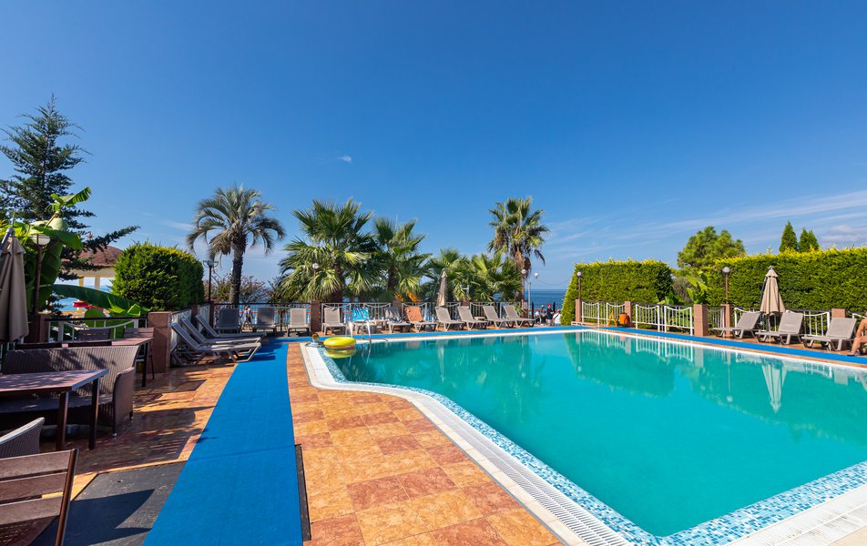 Отель Alex Resort & Spa Hotel 4*, Гагра — цены 2026, отзывы на ...
